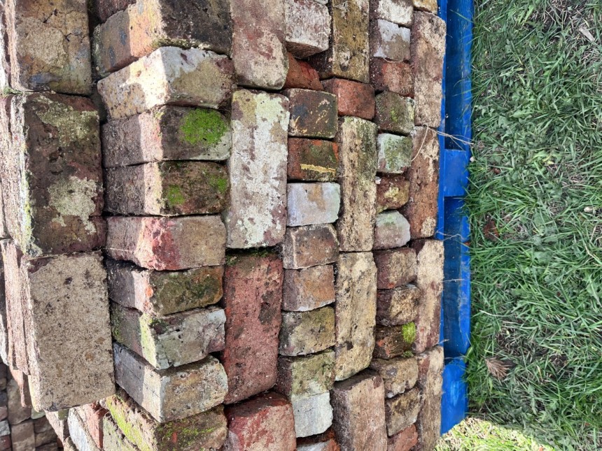 Antique & Reclaimed Multi stock bricks- SalvoWEB UK