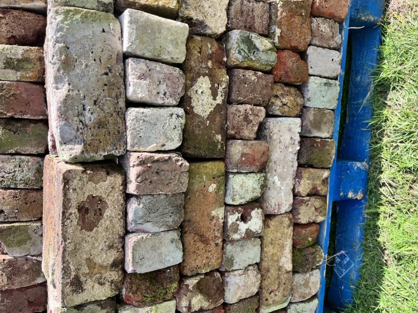 Antique & Reclaimed Multi stock bricks- SalvoWEB UK