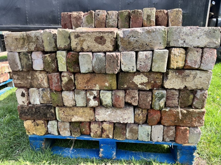 Antique & Reclaimed Multi stock bricks- SalvoWEB UK