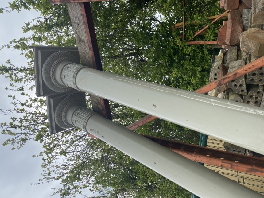 Antique & Reclaimed Antique reclaimed cast iron columns- SalvoWEB UK