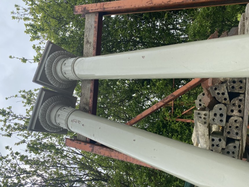 Antique & Reclaimed Antique reclaimed cast iron columns- SalvoWEB UK