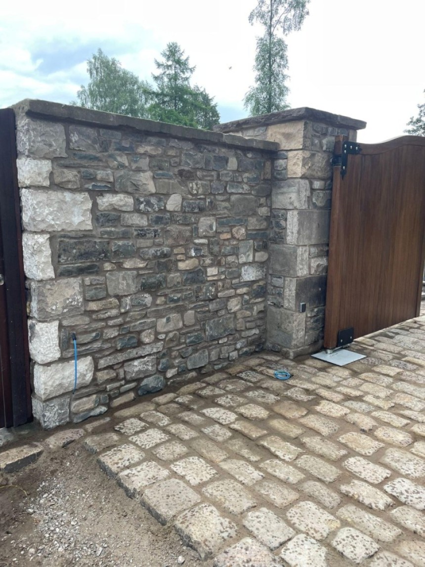 Antique & Reclaimed Reclaimed Drystone Walling Stone in Bulk Bags ...