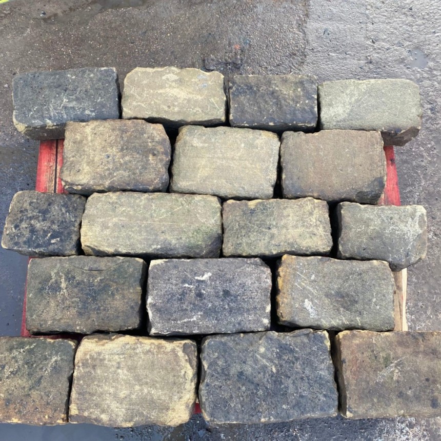 Antique & Reclaimed Reclaimed Grit Stone / Sand Stone Cobble Setts in ...