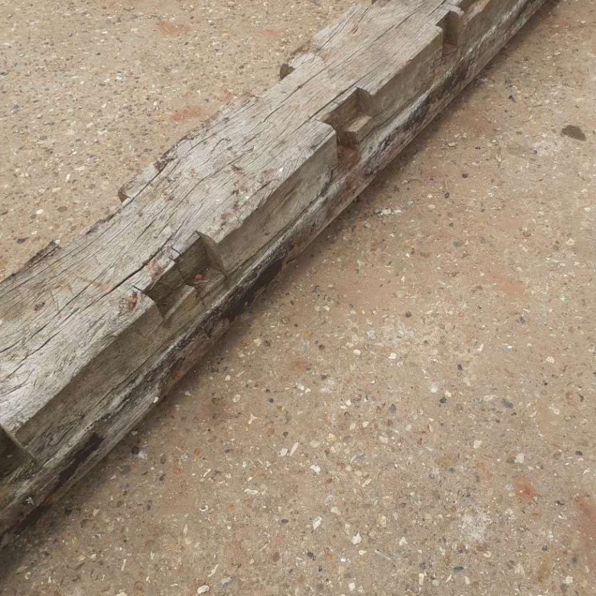 Antique & Reclaimed Large Oak Beam- SalvoWEB UK