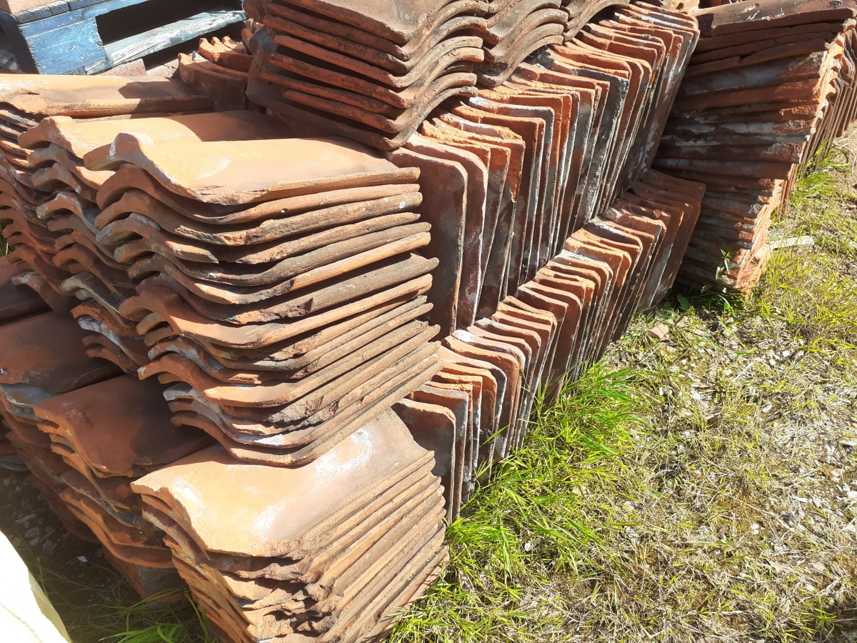 Antique & Reclaimed Traditional Reclaimed Norfolk Pantiles- SalvoWEB UK