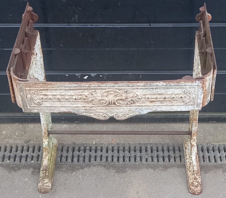 Antique & Reclaimed Victorian cast iron wash basin stand- SalvoWEB UK