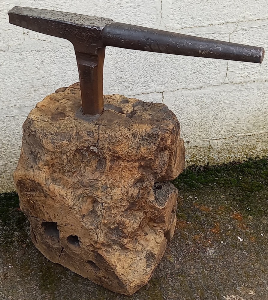 Antique & Reclaimed Antique stake anvil in old tree stump- SalvoWEB UK