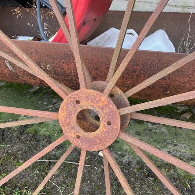 Antique & Reclaimed Old metal cartwheel- SalvoWEB UK