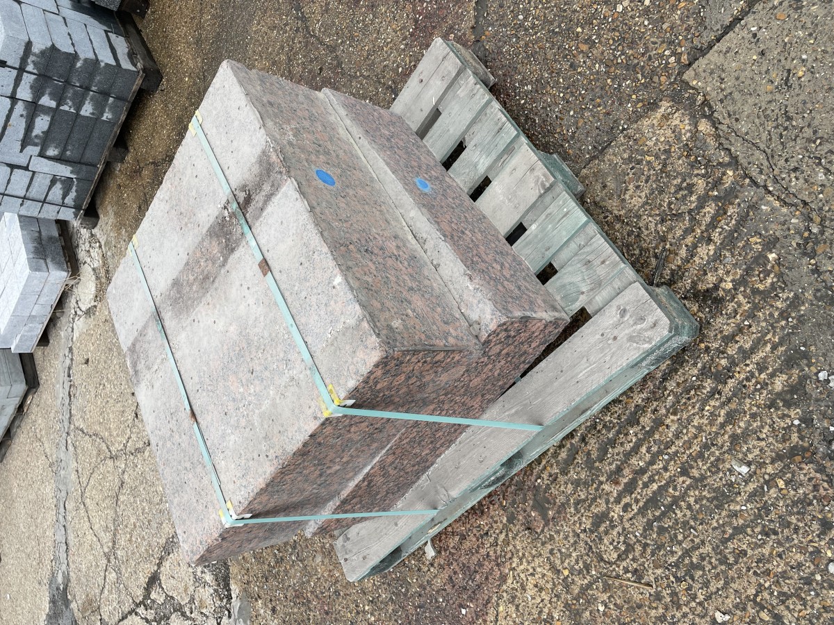 Antique & Reclaimed Reclaimed Granite Kerbs / Blocks- SalvoWEB UK