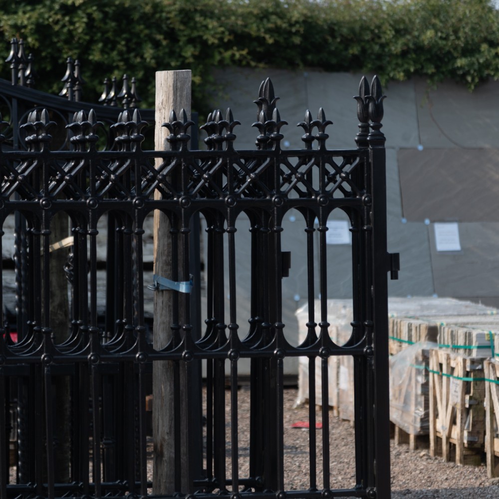 New & Repro New: Black Straight Iron Driveway Gates 10FT X 6FT WS2 ...