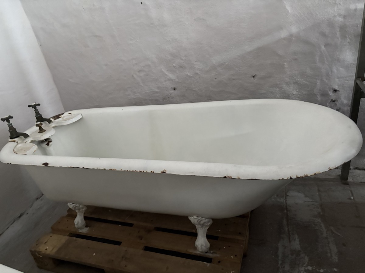 Antique & Reclaimed Original Cast Iron Plunger Baths- SalvoWEB Ireland ...