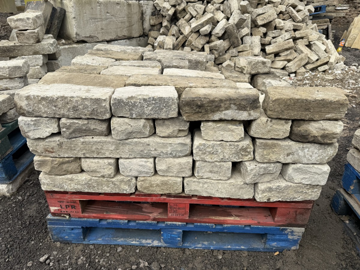 Antique & Reclaimed 5” Reclaimed Delph walling stone - SalvoWEB UK