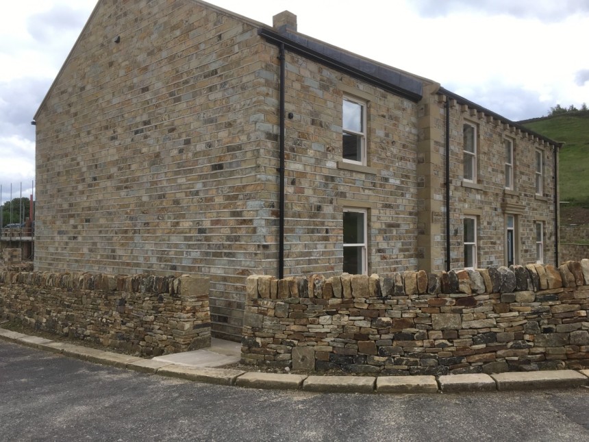 Antique & Reclaimed Reclaimed 140 mm Yorkshire Wall Stone- SalvoWEB UK