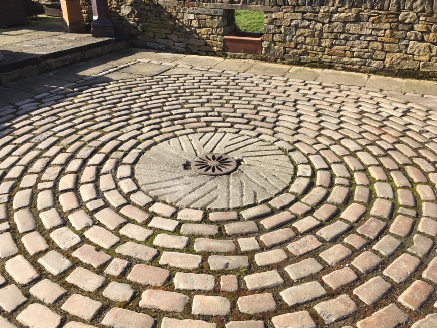 Antique & Reclaimed Reclaimed Granite Setts /Granite Cobbles- SalvoWEB UK