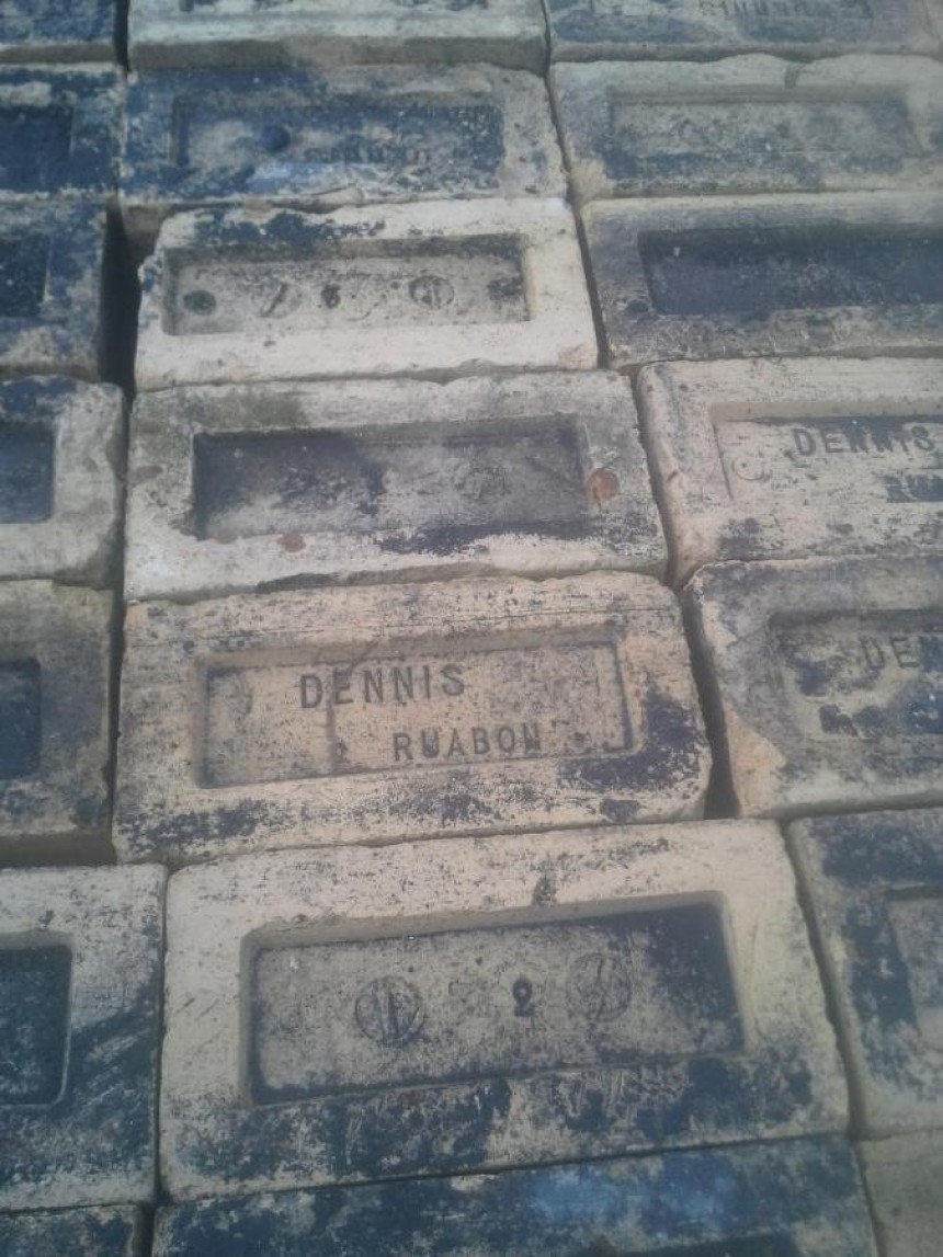 Antique & Reclaimed Reclaimed Yellow engineering bricks- SalvoWEB UK