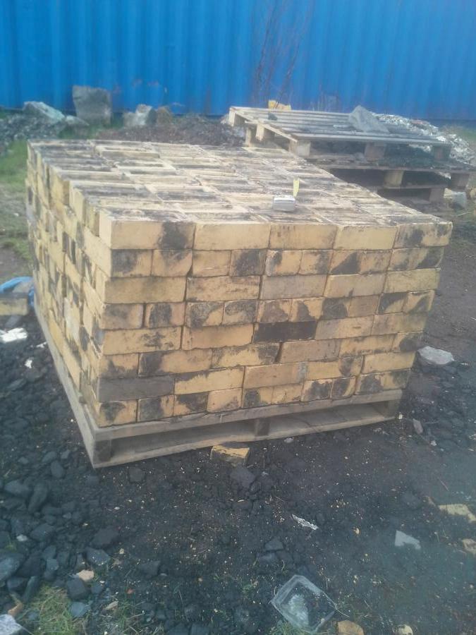 Antique & Reclaimed Reclaimed Yellow engineering bricks- SalvoWEB UK