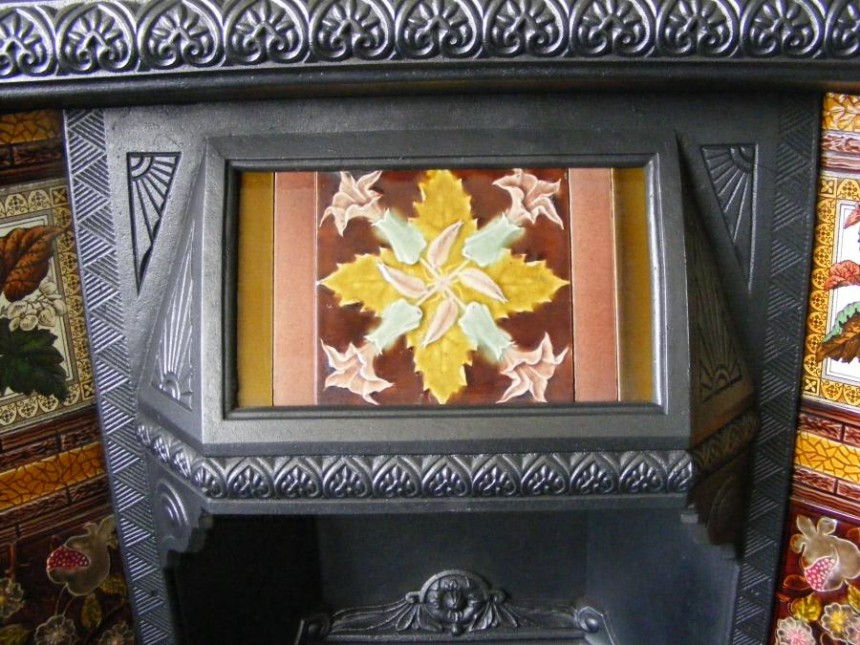 Antique & Reclaimed Victorian tiled insert- SalvoWEB UK